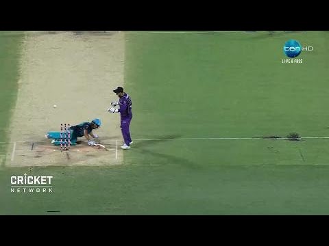 Ross given out for obstructing the field - YouTube