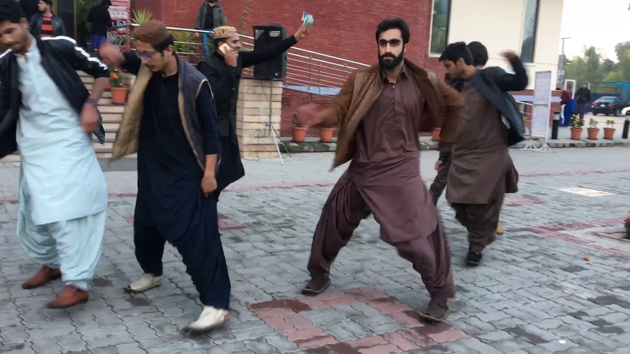 Balochi chap at SZABIST in Islamabad - YouTube