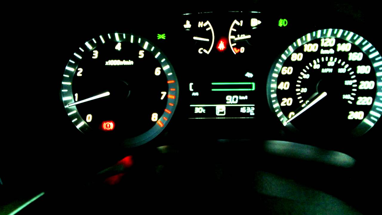 Nissan Sentra 2013 falla de rpm - YouTube