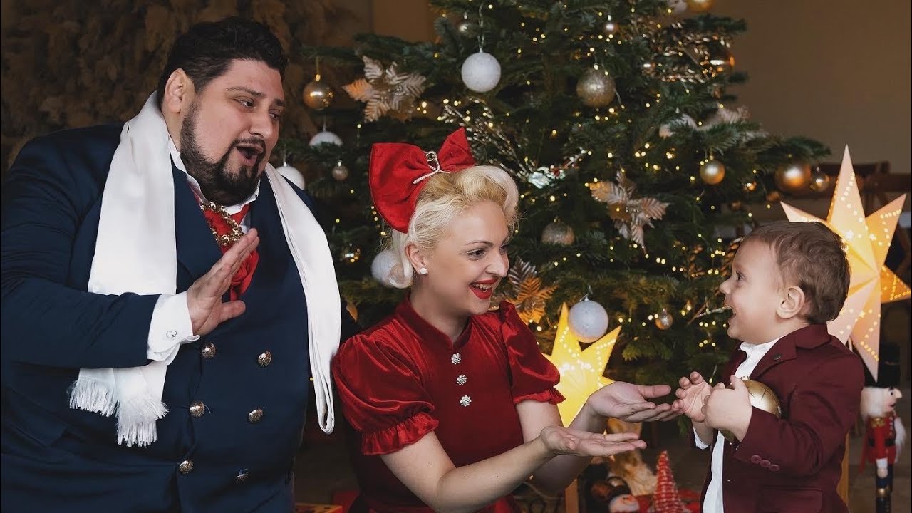 Alin Stoica & Stéphanie Radu - O Holy Night (Noel) - YouTube