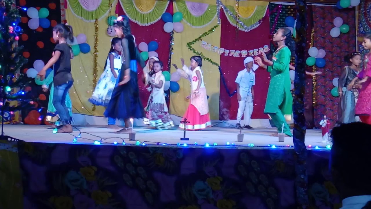 All kids dancing in Christ mass - YouTube