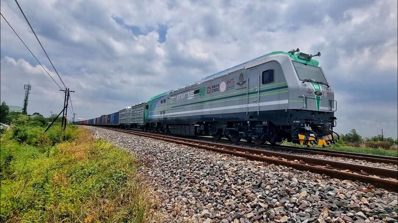 รถจักร EV ทำขบวน 1011 ทดลองลากจูง รถสินค้าบรรทุกตู้คอนเทนเนอร์ (รอบ2) ICD-แหลมฉบัง 31/5/2566 # ...