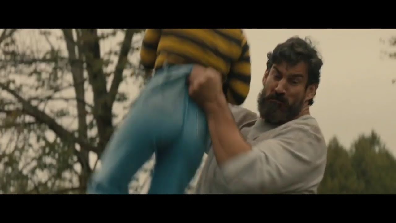 Big Guy Slamming Teenage Girl to Ground.. - YouTube