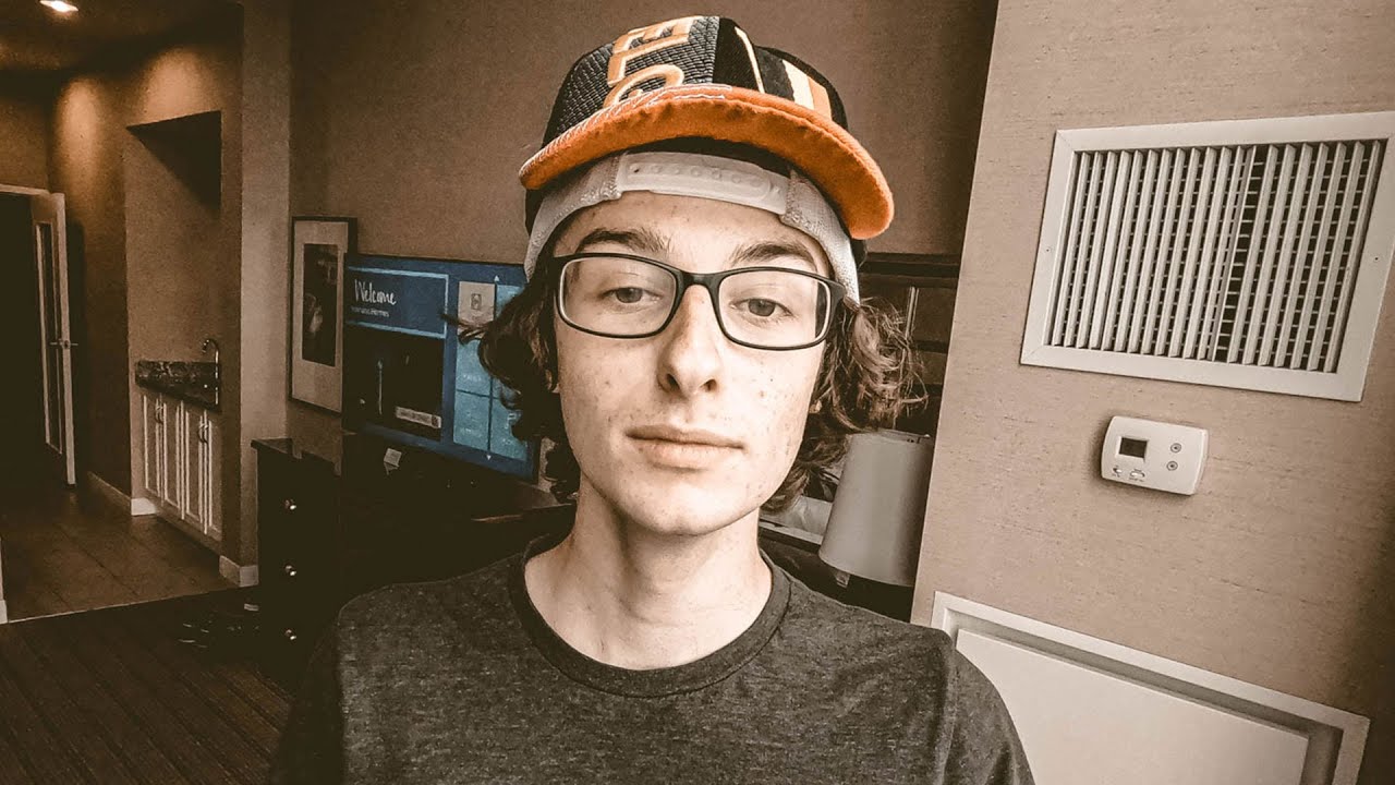 GAMING NERDS GO TO THE GYM 💪 - YouTube