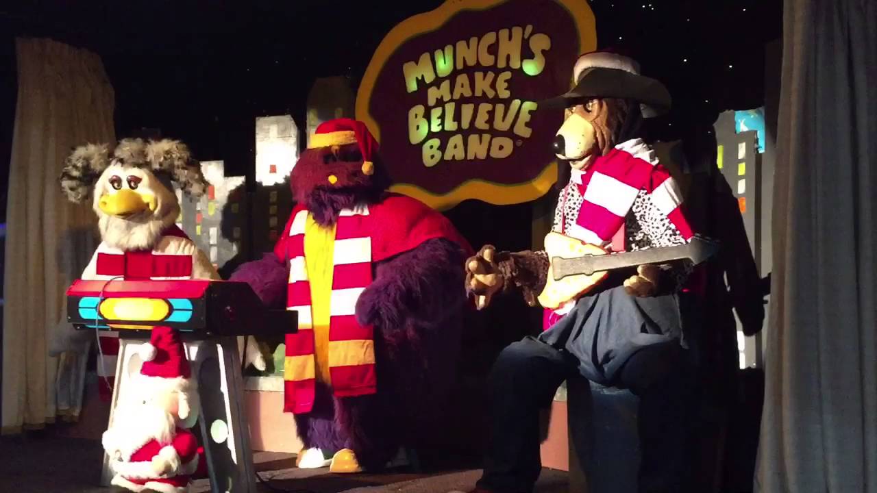 CEC GUA - A Giant Armadillo Named Phil - YouTube