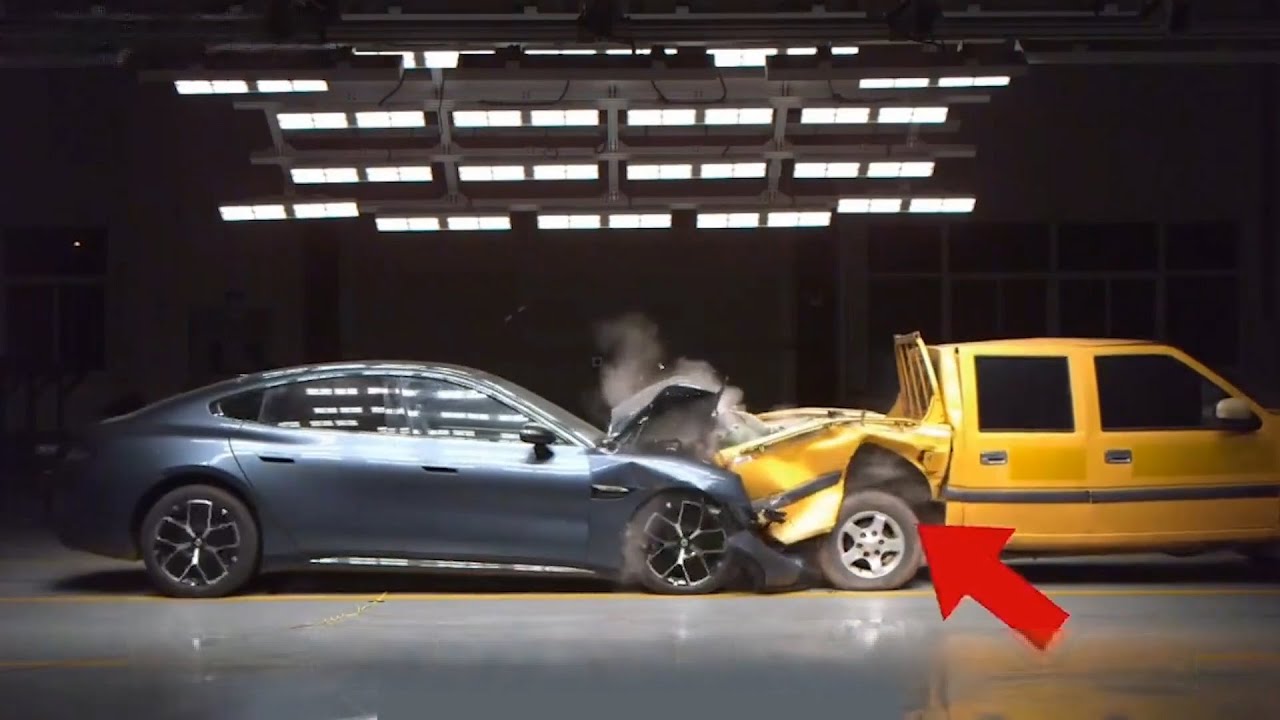 Xiaomi SU7 crash test, performed excellently - YouTube