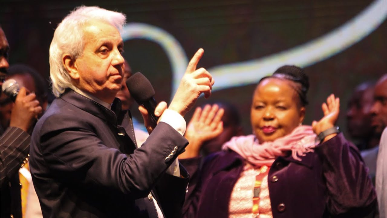LIVE: Pastor Benny Hinn - Healing the Nation Crusade DAY 1 - YouTube