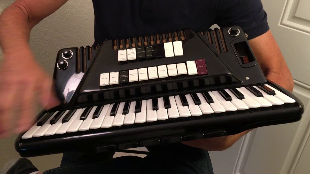 Acordeon Cordovox Super V ((( Vendida))) - YouTube