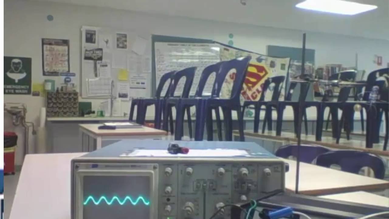 Physics waves 2 -signal generator, DOPPLER EFFECT - YouTube