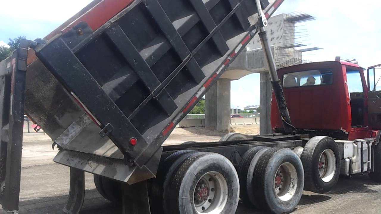 95 ford l9000 dump.truck - YouTube