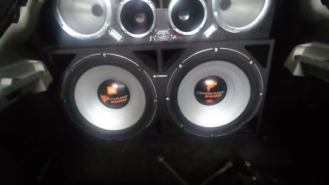 tornado 5600 de 18 polegadas tocando música de racha de ataque - YouTube