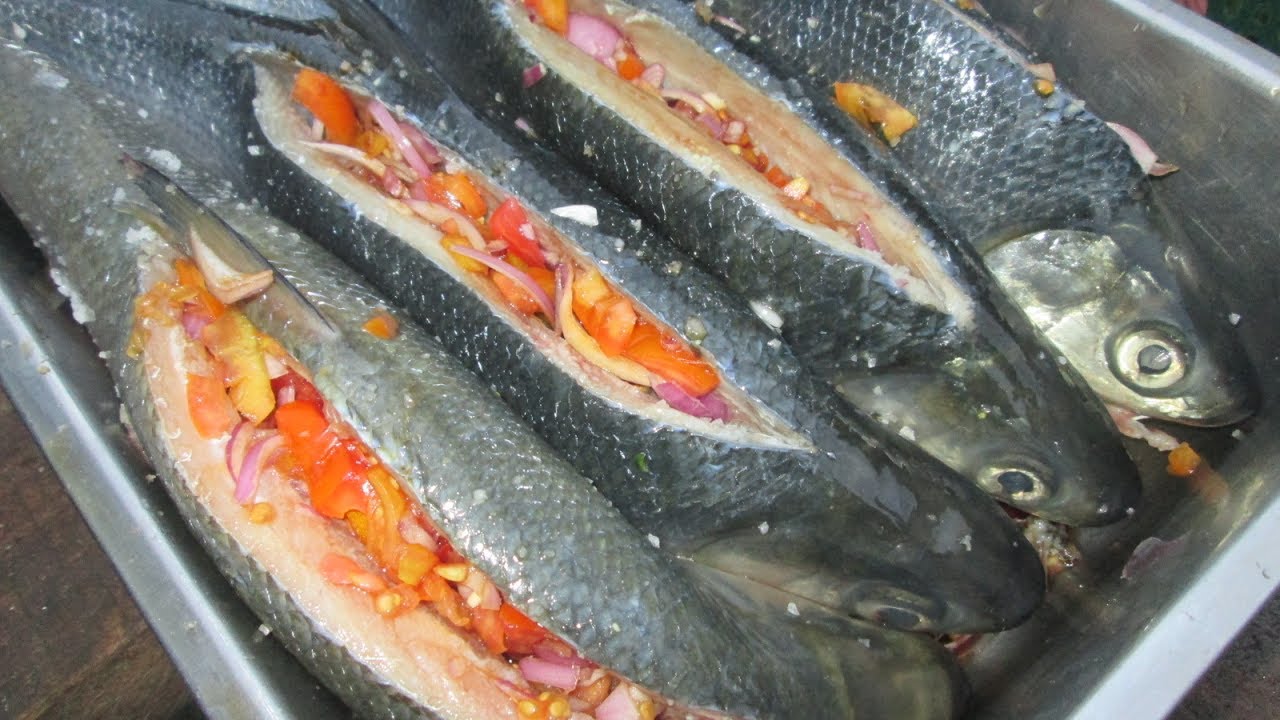 Inihaw na Bangus ~ Preparation for Grilling a Milk Fish - YouTube