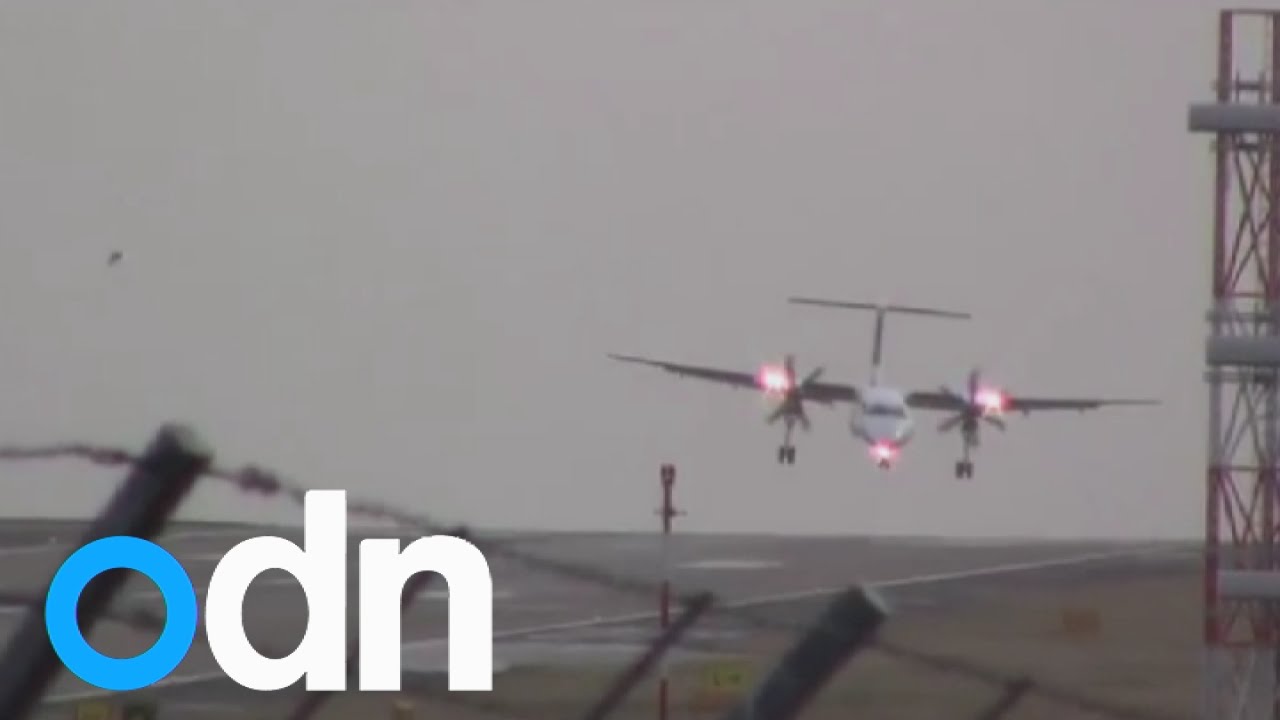 Incredible footage shows pilots fighting against winds as planes ...