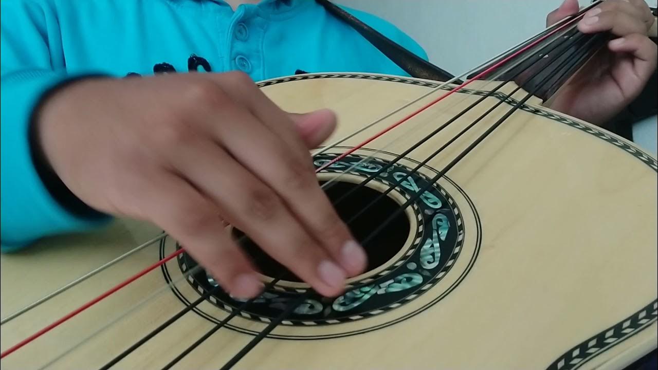El relámpago • Mariachi Vargas / Guitarrón - YouTube