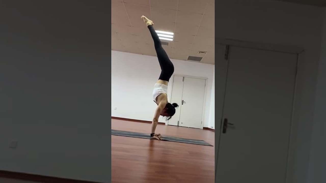 fitness girl body shape | workout girl body | exercise doing girl ...