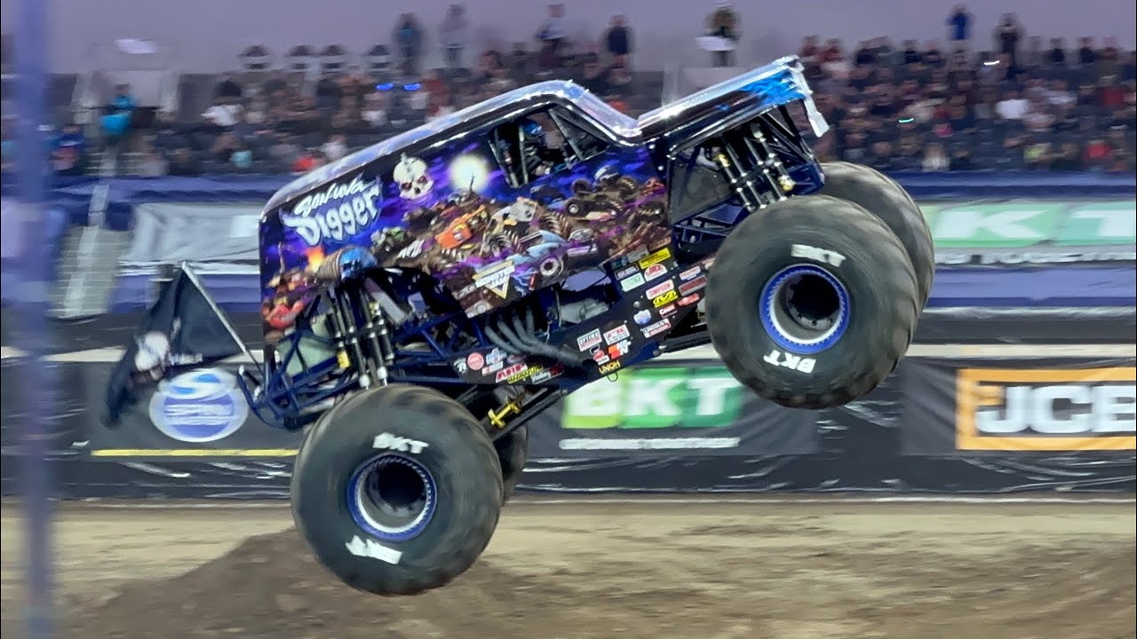 Monster Jam 2023 SnapDragon Stadium - Ryan Anderson Son Uva Digger ...