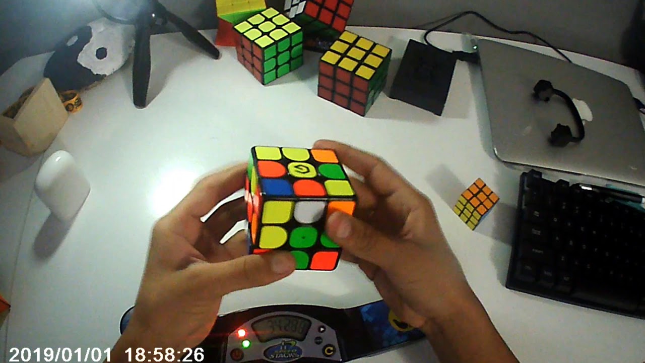 First cubing video - YouTube