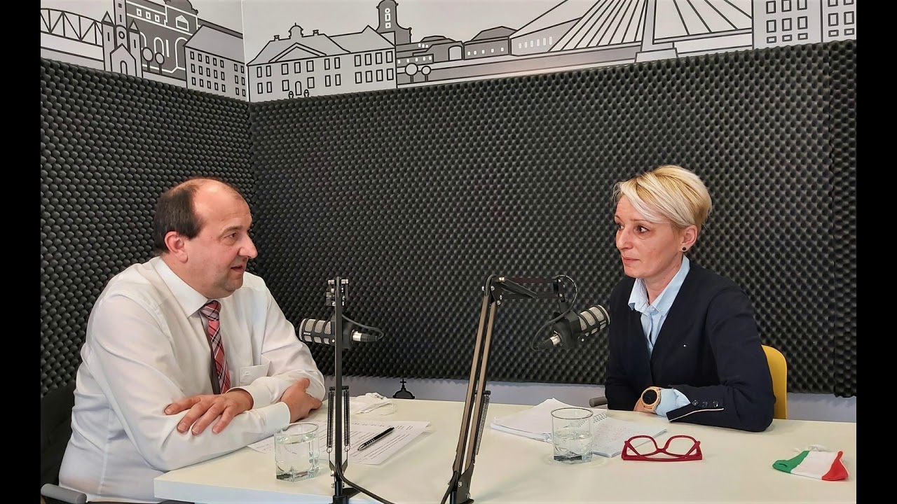 Komárom podcast: dr. Molnár Attila polgármester podcastja - YouTube