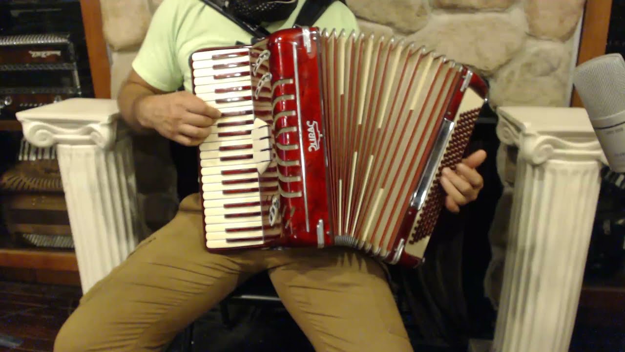 6064 - Red Lira Model 10 Piano Accordion LM 41 120 $599 - YouTube