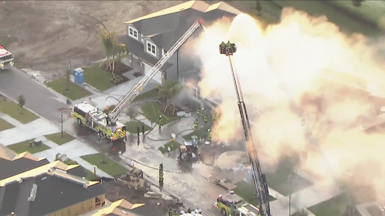 Crews battle fire at home in Riverview - YouTube