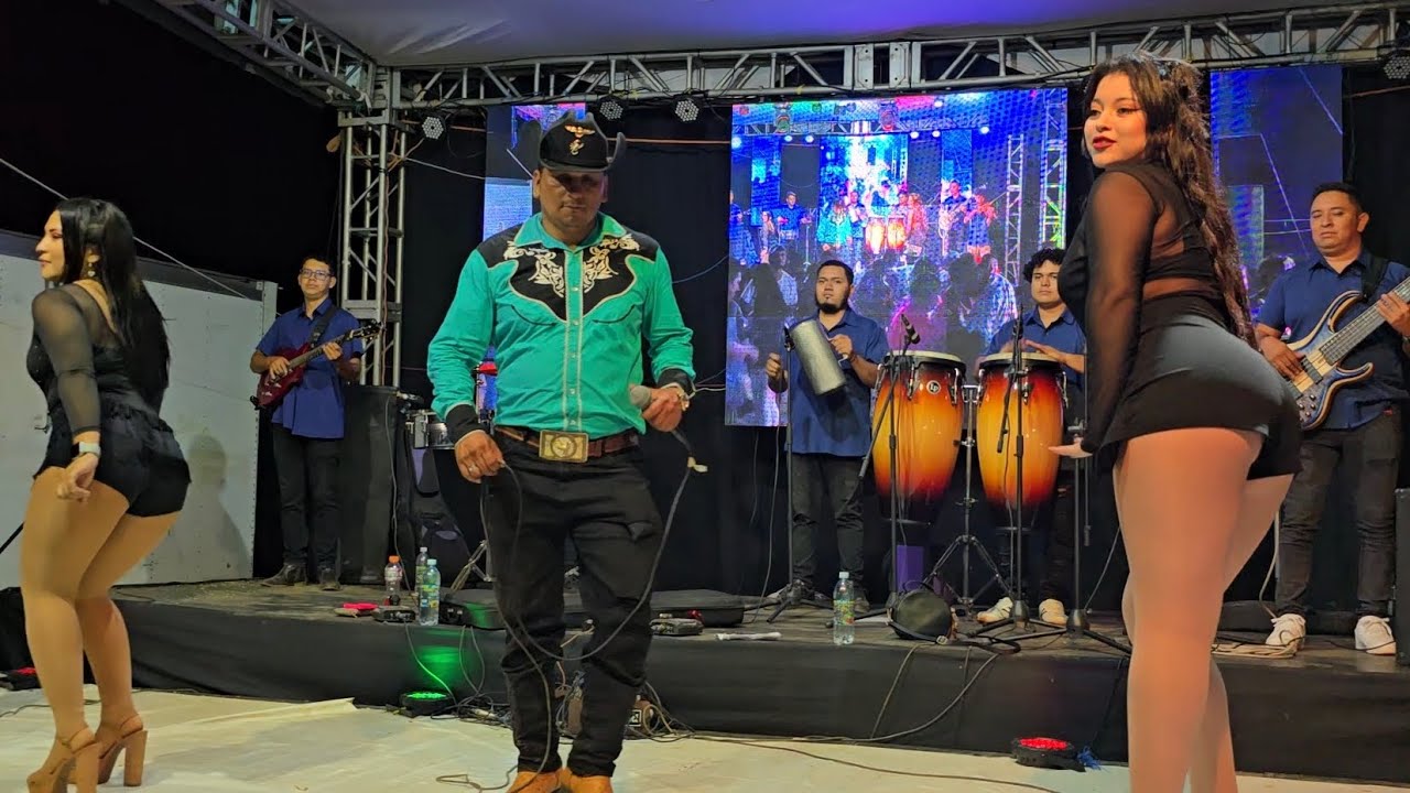 Ociel y su Chanchona en la voz de Armando con los Temas Romanticos - YouTube