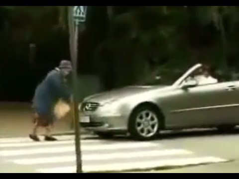 Lüks Araca Sağlam Bi Geçiren Nene