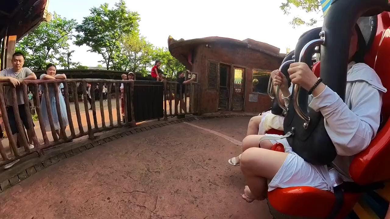 Challenge the most exciting jumping machine in China. When catapulting ...