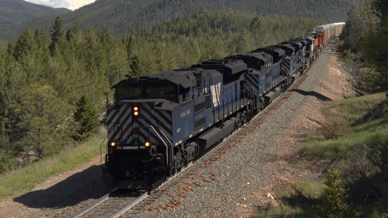 Montana Rail Link SD70 ACe's helping BNSF down grade! - YouTube