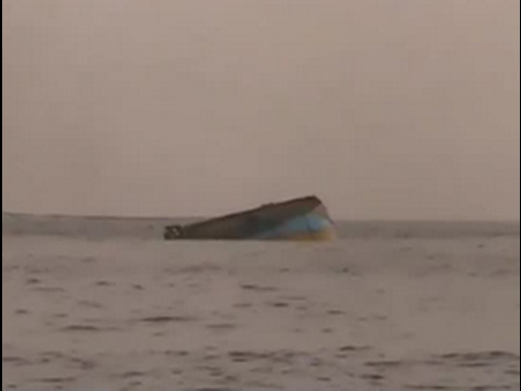 11 die after boat capsize in sea off Katukurunda - YouTube