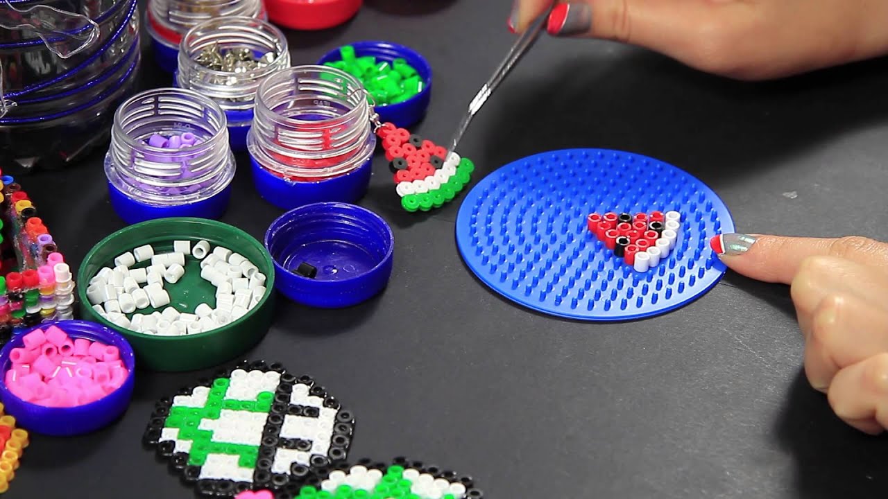 Hama Beads Pyssla - Orecchini Anguria - earrings watermelon - Video ...