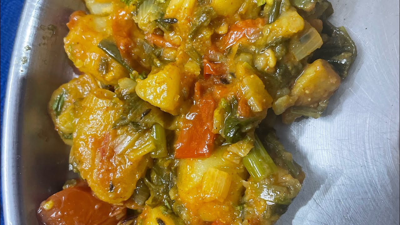 Aloo and spring onion sabji (aloo pyazz) in 5 mint - YouTube