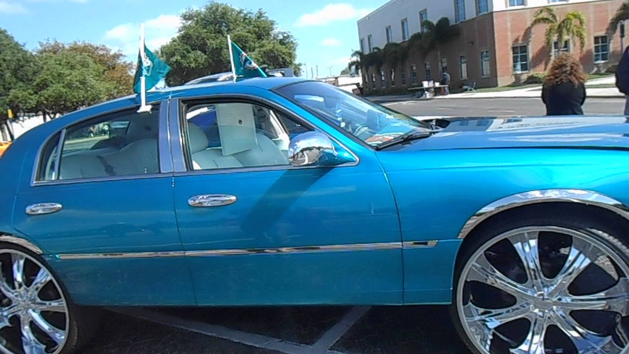 lincoln on 28's at carshow - YouTube