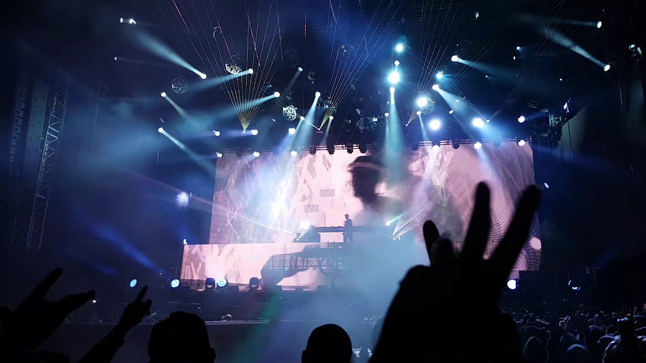 Alesso Live - Dawn // Stay ( Axwell & Ingrosso vs Zedd) 2018 - YouTube