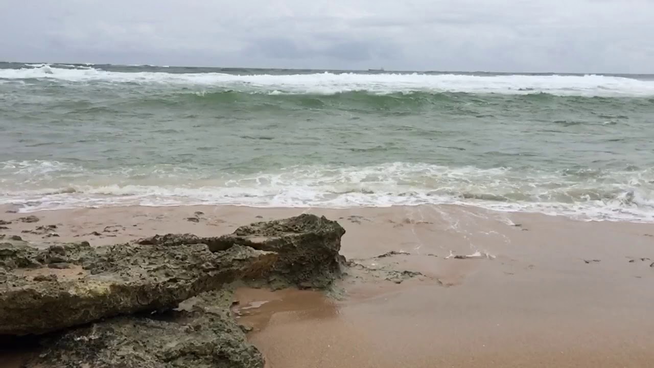 Slow Motion-Akurala beach (අකුරල මුහුදු රළ) - YouTube