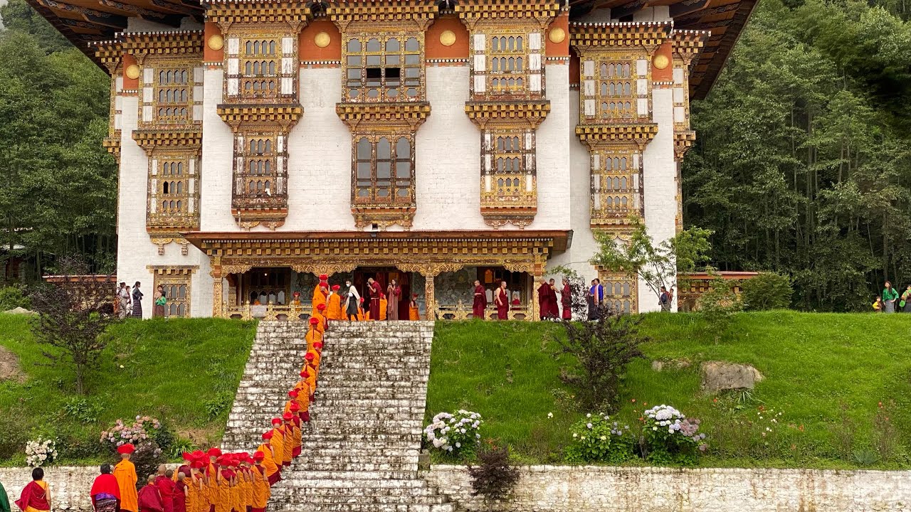 Marme Monlam || Butter Lamp Offering Prayer || Barshong Monastery ...