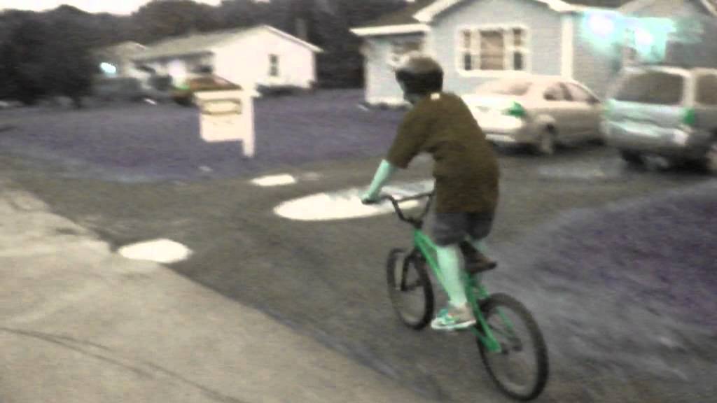 how to do a fishtail drift - YouTube