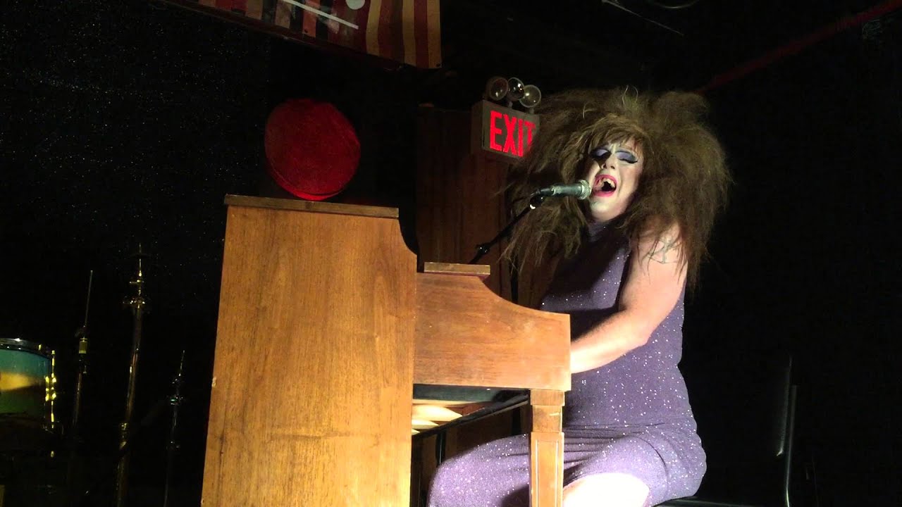 Kimberly Clark sings Joe Jackson / Tori Amos cover @ DOODz - YouTube