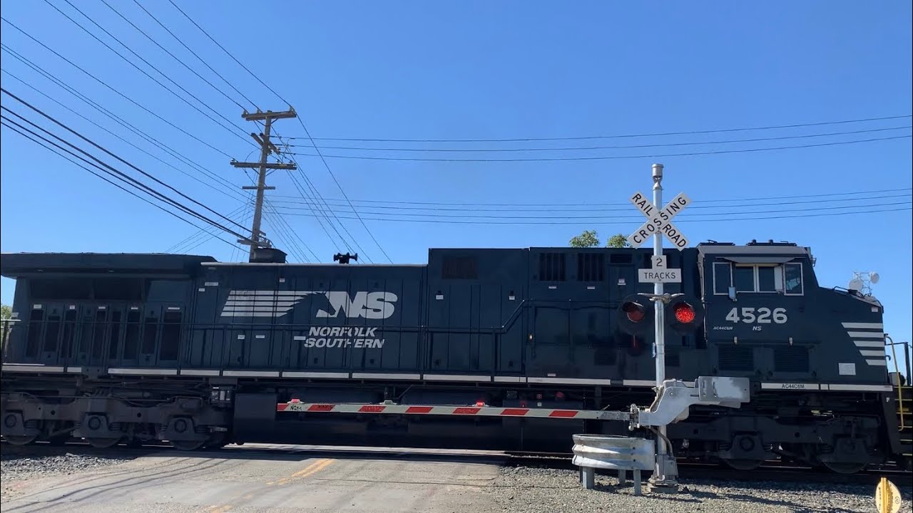 UP 5884 Intermodal Train With NS As Mid-DPU East - 20th Street Railroad Crossing, Sacramento CA ...
