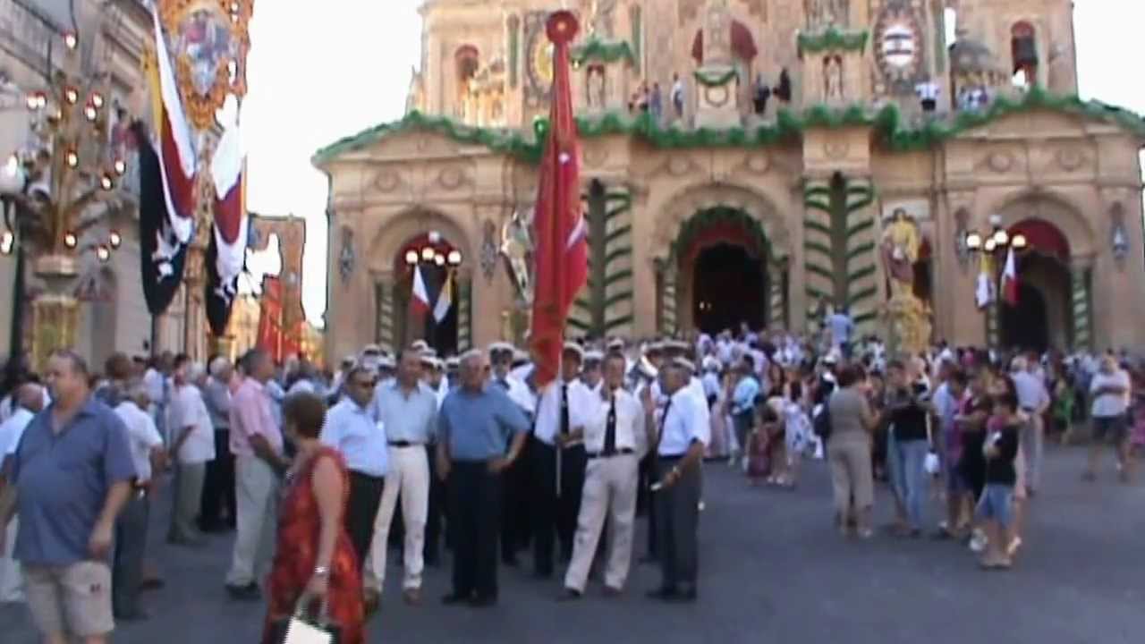 MALTA - Siggiewi: Feast of St Nicholas 2012 - Exit of Procession - YouTube