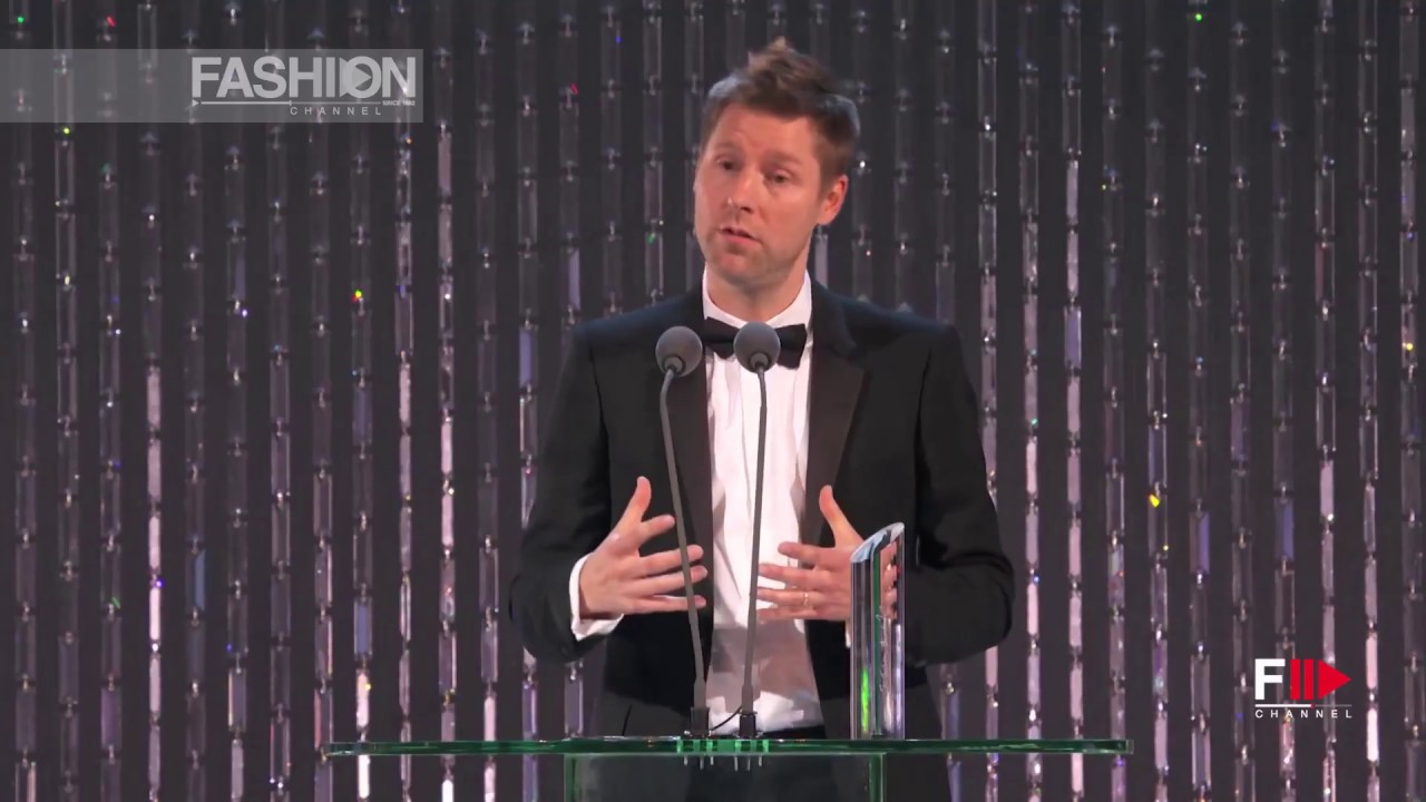 CHRISTOPHER BAILEY | MBE Outstanding Contribution - The Fashion Awards ...