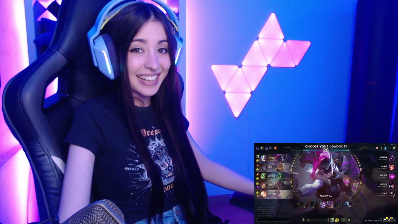 Nissaxter contenta por que llego a los 200k en Twitch - YouTube