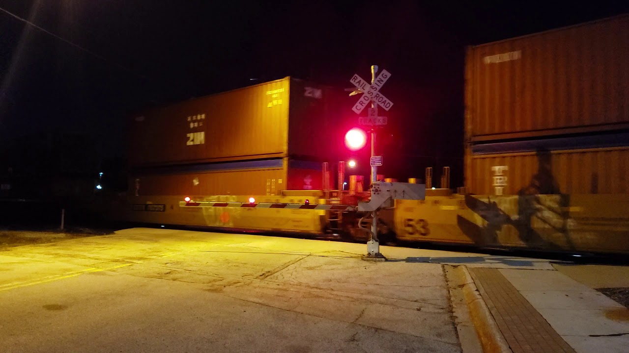 CN 5591 CN 2158 Inmortel Train SB thought lake villa - YouTube