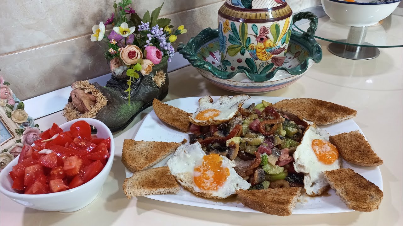 Un Mic Dejun Românesc de la Bunica 🌸 | Clisă Friptă cu Dovlecel și ...