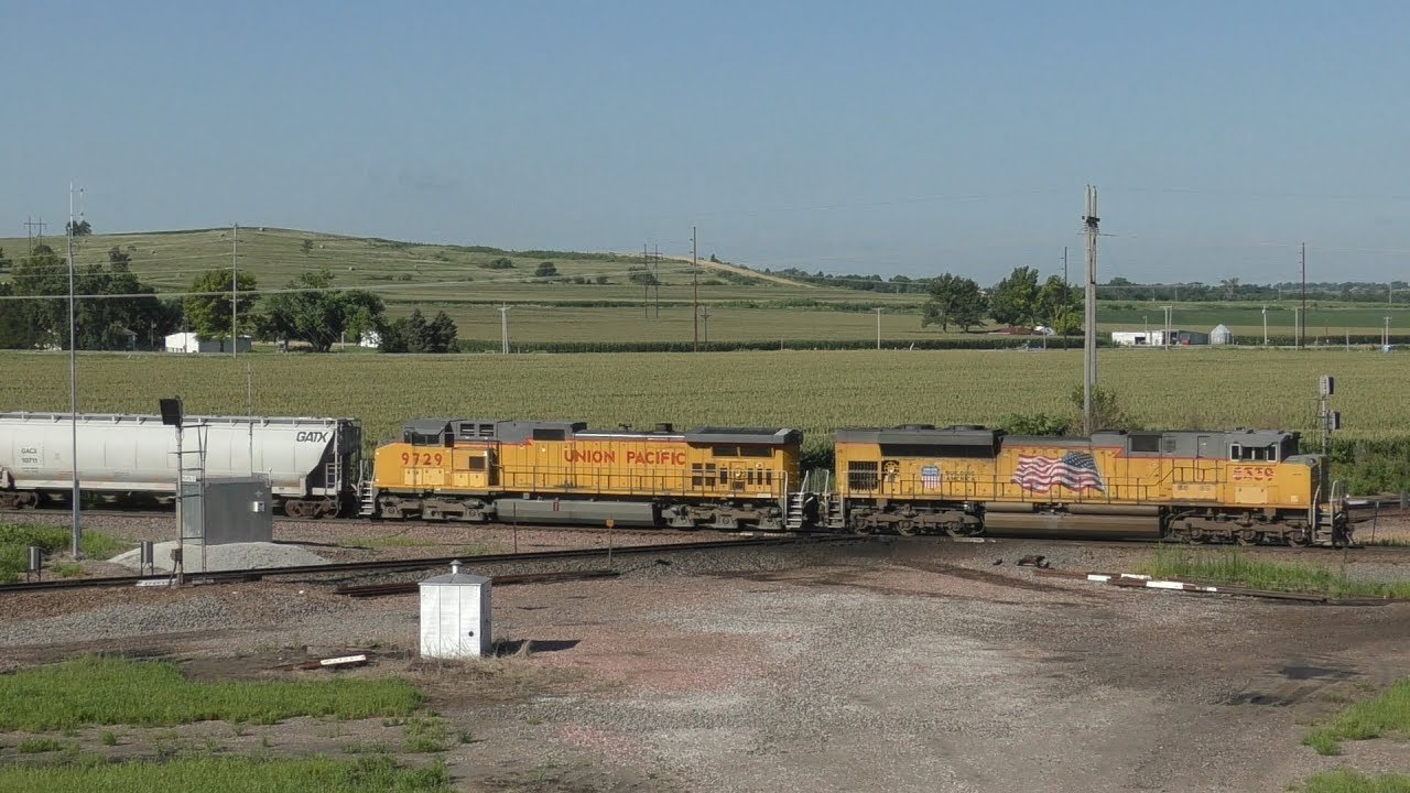 Railfanning at Oreapolis Junction 3 - YouTube