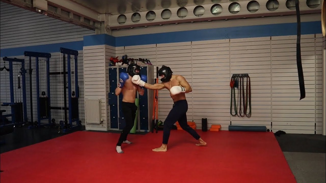 BOXING WAR - YouTube