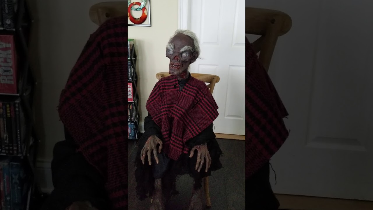 Lifesize 1996 Crypt Keeper was ONLY displayed in Spencer stores,only ...