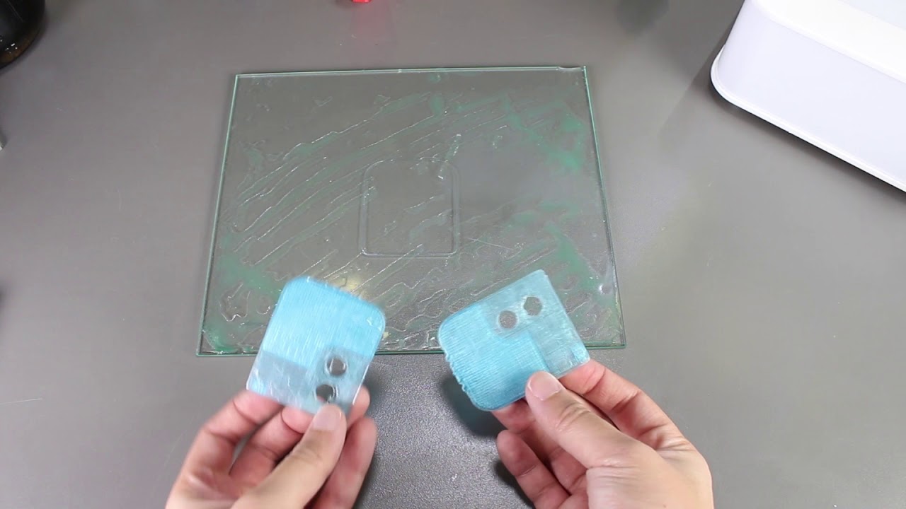 3D Printing using Resin as a Bed Adhesive - YouTube