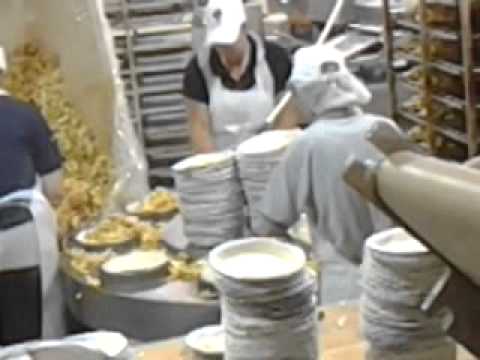 Big apple pie factory - YouTube