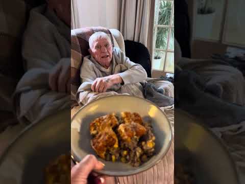 Grandad 91 tries American food