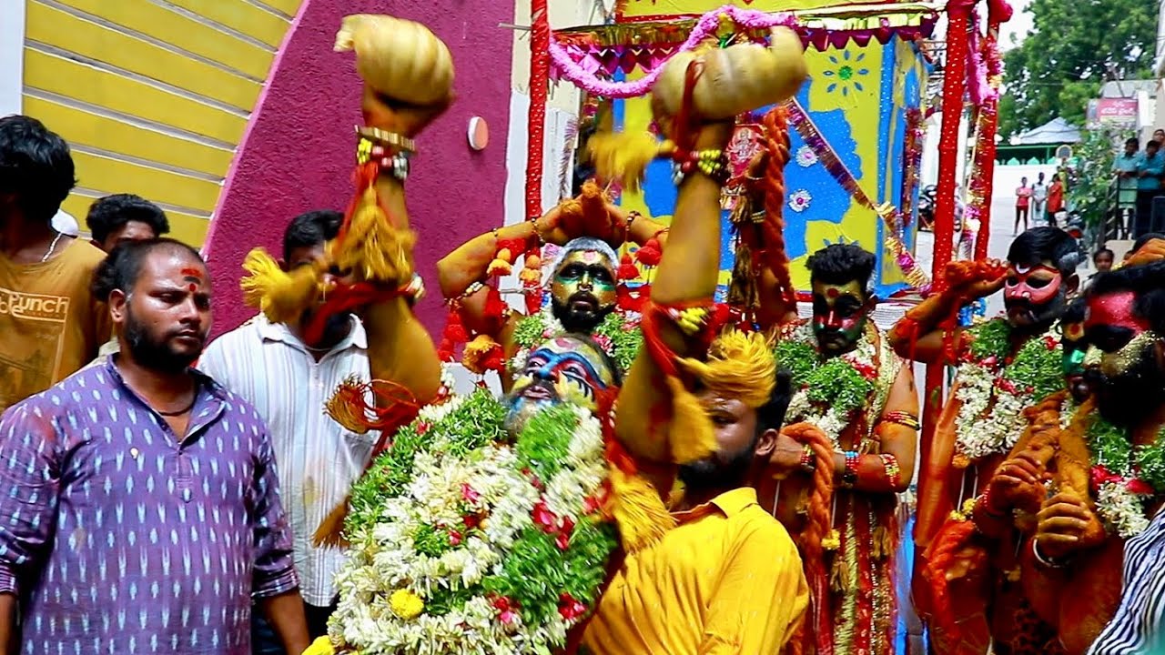 Talwar Shiva Potharaju Gavu at Old City Bonalu | Potharaju Shanthi ...